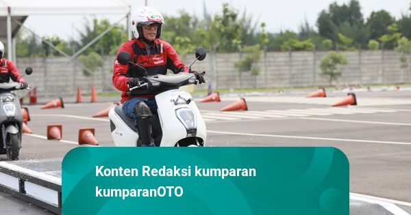 Motor Listrik Libas Genangan Banjir, Jangan Lupa Dibersihkan Setelahnya | kumparan.com